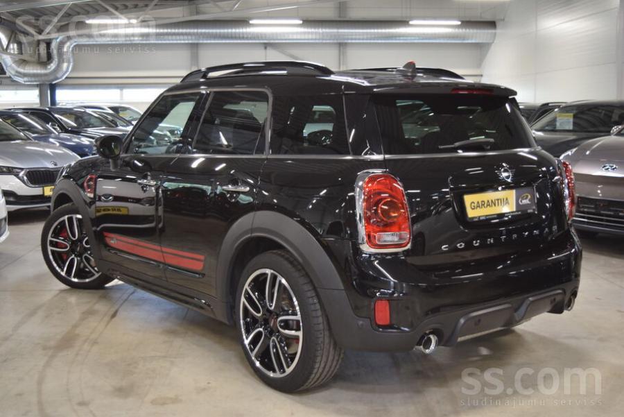 Black MINI Countryman 2020 in Riga, with an engine capacity of 2.00 L and mileage of 39 thousand km for 24500 €, photo 3 on AUTOMOTO.COM.LV