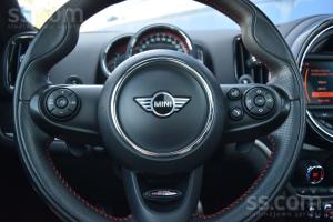 Black MINI Countryman 2020 in Riga, with an engine capacity of 2.00 L and mileage of 39 thousand km for 24500 €, photo 11 on AUTOMOTO.COM.LV