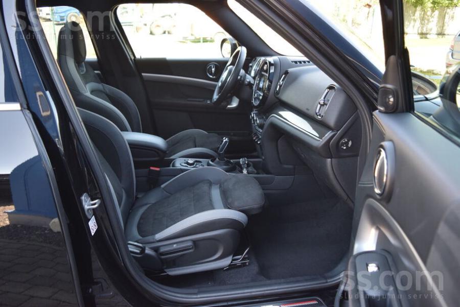 Black MINI Countryman 2020 in Riga, with an engine capacity of 2.00 L and mileage of 39 thousand km for 24500 €, photo 13 on AUTOMOTO.COM.LV