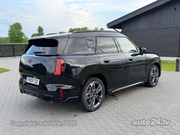 Melns MINI Countryman 2024 Veru, ar dzinēja tilpumu 2.00 L un nobraukumu 13 tūkst. km par 42900 €, foto 3 vietnē AUTOMOTO.COM.LV