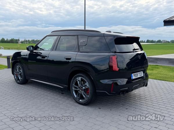 Melns MINI Countryman 2024 Veru, ar dzinēja tilpumu 2.00 L un nobraukumu 13 tūkst. km par 42900 €, foto 4 vietnē AUTOMOTO.COM.LV