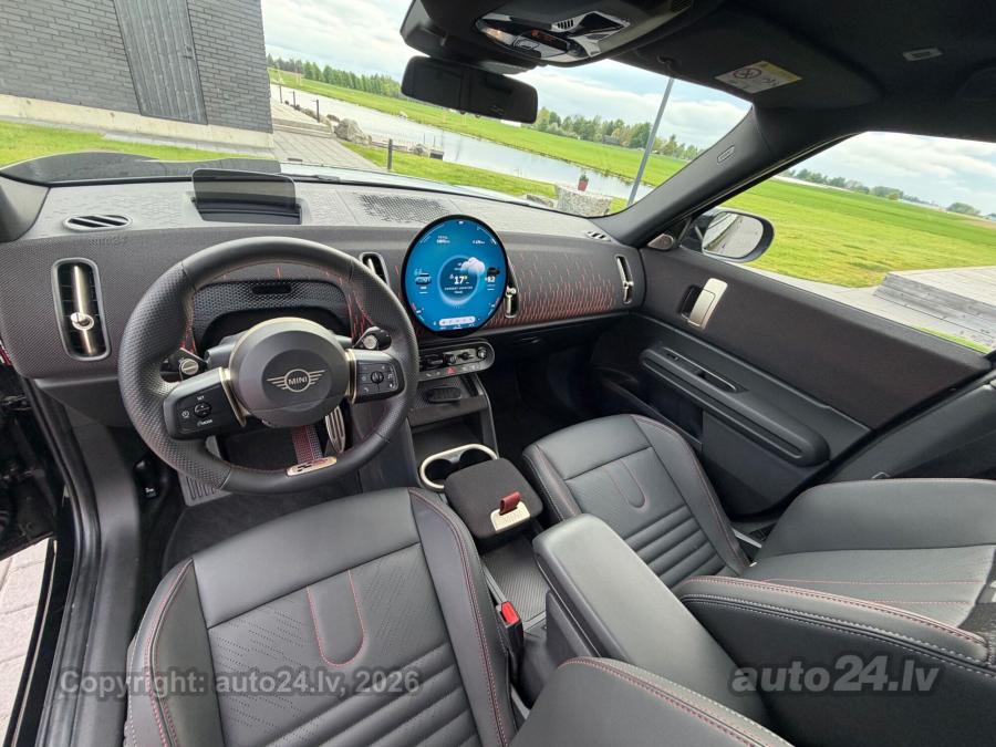 Melns MINI Countryman 2024 Veru, ar dzinēja tilpumu 2.00 L un nobraukumu 13 tūkst. km par 42900 €, foto 6 vietnē AUTOMOTO.COM.LV