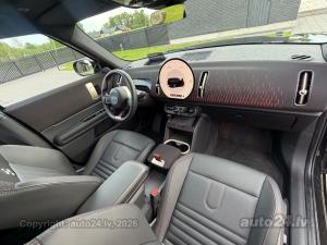 Melns MINI Countryman 2024 Veru, ar dzinēja tilpumu 2.00 L un nobraukumu 13 tūkst. km par 42900 €, foto 7 vietnē AUTOMOTO.COM.LV