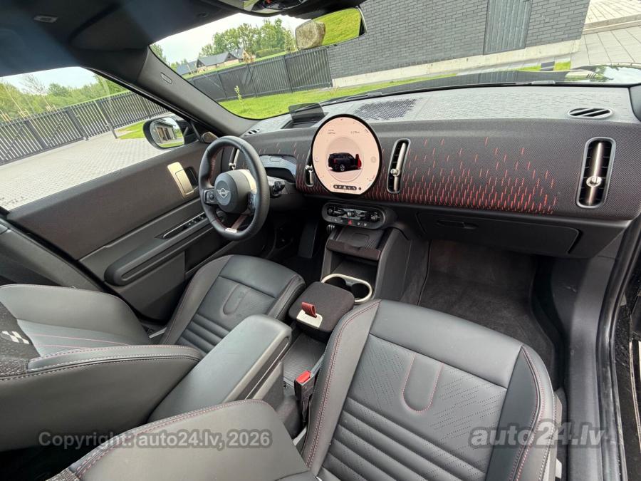 Melns MINI Countryman 2024 Veru, ar dzinēja tilpumu 2.00 L un nobraukumu 13 tūkst. km par 42900 €, foto 7 vietnē AUTOMOTO.COM.LV