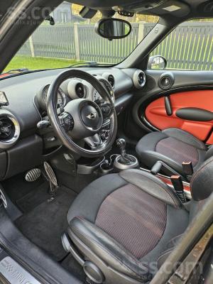 Black MINI Countryman 2011 in Riga, with an engine capacity of 1.60 L and mileage of 152 thousand km for 5950 €, photo 19 on AUTOMOTO.COM.LV
