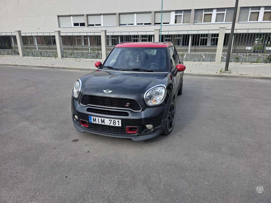 Black MINI Countryman 2011 in Kaunas, with an engine capacity of 2.00 L and mileage of 223 thousand km for 4500 €, photo 1 on AUTOMOTO.COM.LV