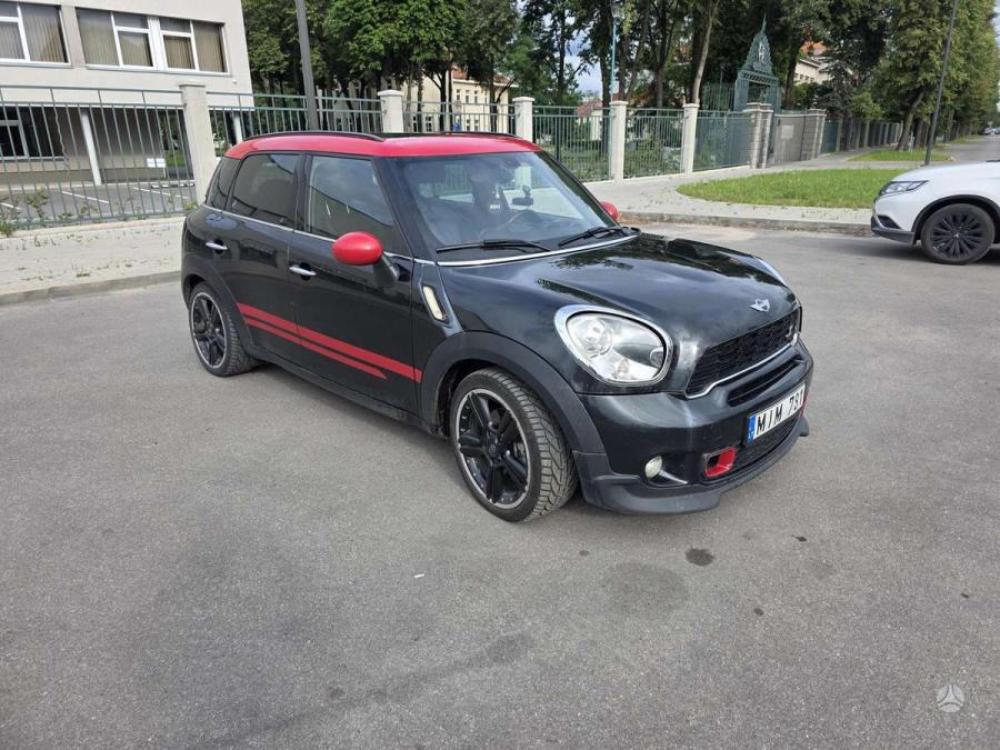Black MINI Countryman 2011 in Kaunas, with an engine capacity of 2.00 L and mileage of 223 thousand km for 4500 €, photo 5 on AUTOMOTO.COM.LV