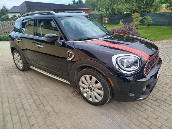Black MINI Countryman 2021 in Plunge, with an engine capacity of 2.00 L and mileage of 82 thousand km for 17400 €, photo 8 on AUTOMOTO.COM.LV