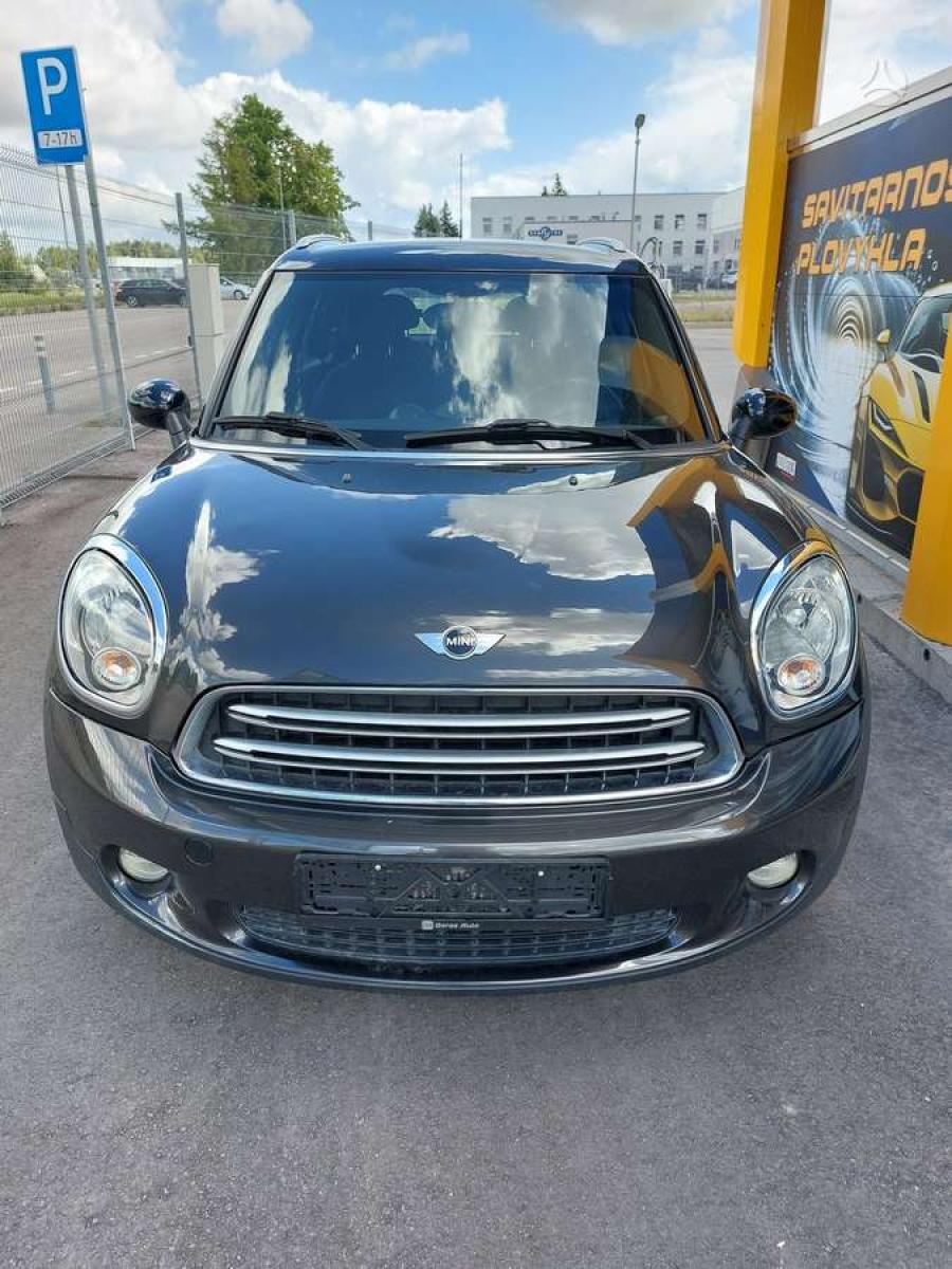 Black MINI Countryman 2014 in Panevezys, with an engine capacity of 2.00 L and mileage of 132 thousand km for 5400 €, photo 3 on AUTOMOTO.COM.LV