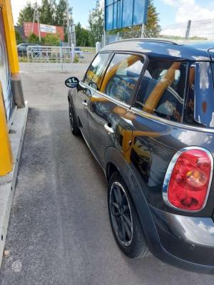 Black MINI Countryman 2014 in Panevezys, with an engine capacity of 2.00 L and mileage of 132 thousand km for 5400 €, photo 4 on AUTOMOTO.COM.LV