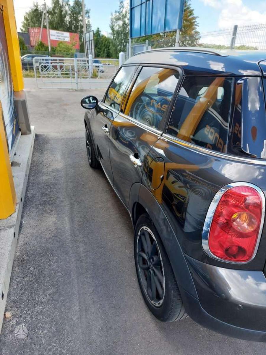 Black MINI Countryman 2014 in Panevezys, with an engine capacity of 2.00 L and mileage of 132 thousand km for 5400 €, photo 4 on AUTOMOTO.COM.LV