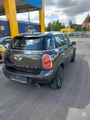 Black MINI Countryman 2014 in Panevezys, with an engine capacity of 2.00 L and mileage of 132 thousand km for 5400 €, photo 5 on AUTOMOTO.COM.LV