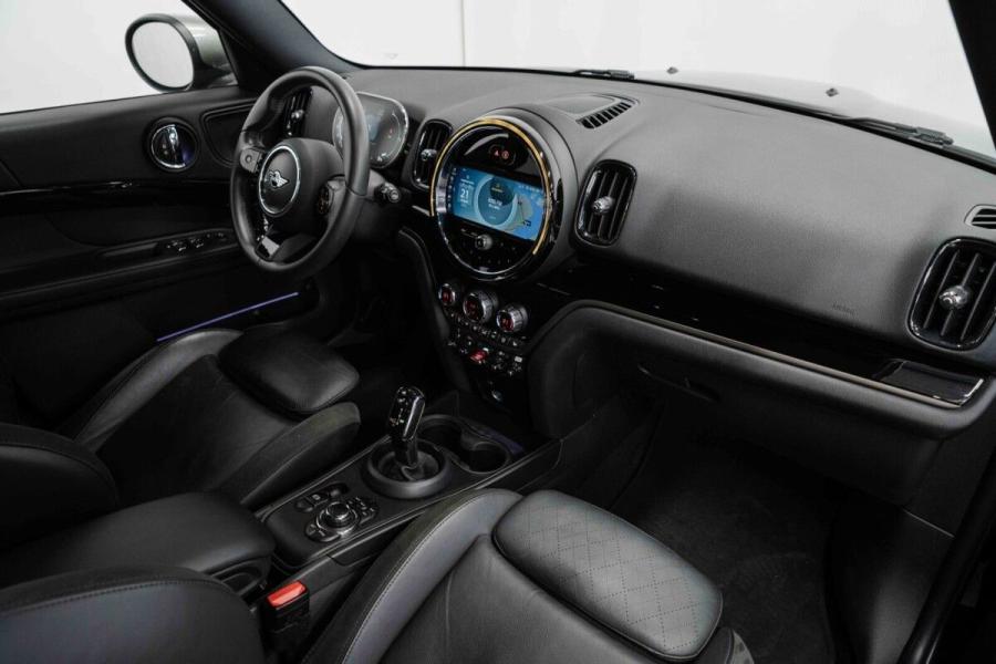 Black MINI Countryman 2023 in Tallinn, with an engine capacity of 2.00 L and mileage of 51 thousand km for 25900 €, photo 8 on AUTOMOTO.COM.LV