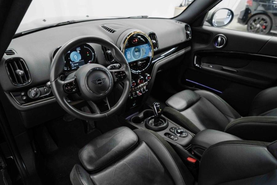 Black MINI Countryman 2023 in Tallinn, with an engine capacity of 2.00 L and mileage of 51 thousand km for 25900 €, photo 9 on AUTOMOTO.COM.LV