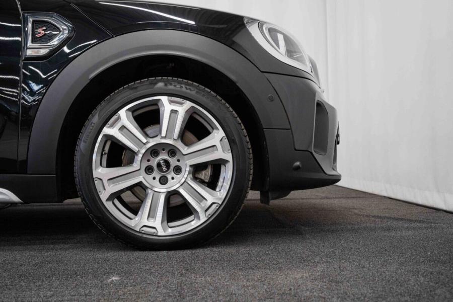 Black MINI Countryman 2023 in Tallinn, with an engine capacity of 2.00 L and mileage of 51 thousand km for 25900 €, photo 17 on AUTOMOTO.COM.LV