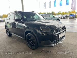 Melns MINI Countryman 2026 Tartu, ar dzinēja tilpumu 1.50 L un nobraukumu 0 tūkst. km par 33340 €, foto  vietnē AUTOMOTO.COM.LV