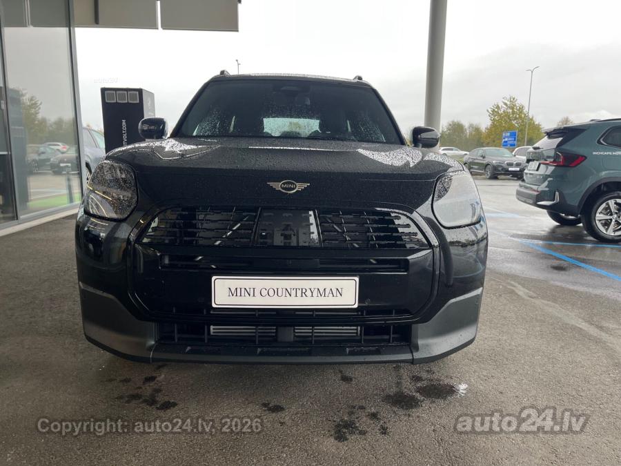 Black MINI Countryman 2026 in Tartu, with an engine capacity of 1.50 L and mileage of 0 thousand km for 33340 €, photo 4 on AUTOMOTO.COM.LV