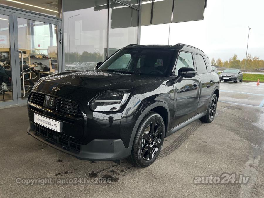Black MINI Countryman 2026 in Tartu, with an engine capacity of 1.50 L and mileage of 0 thousand km for 33340 €, photo 5 on AUTOMOTO.COM.LV