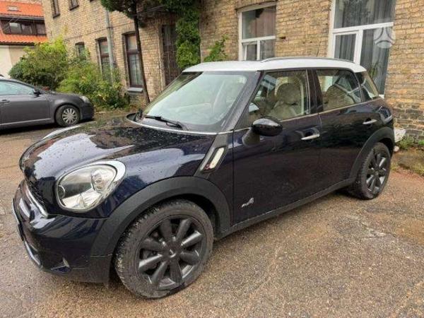 MINI Countryman 2011 in Vilnius on AUTOMOTO.COM.LV Blue MINI Countryman 2011 in Vilnius, with an engine capacity of 1.60 L and mileage of 98 thousand km for 6500 €, photo 4 on AUTOMOTO.COM.LV