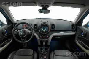 Blue MINI Countryman 2017 in Riga, with an engine capacity of 2.00 L and mileage of 112 thousand km for 18500 €, photo 5 on AUTOMOTO.COM.LV