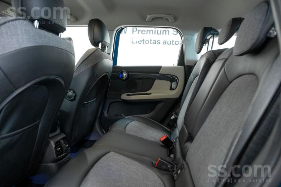 Blue MINI Countryman 2017 in Riga, with an engine capacity of 2.00 L and mileage of 112 thousand km for 18500 €, photo 8 on AUTOMOTO.COM.LV