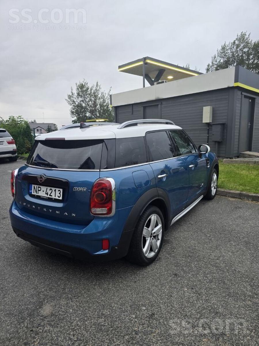 Blue MINI Countryman 2018 in Riga, with an engine capacity of 1.50 L and mileage of 125 thousand km for 16900 €, photo 5 on AUTOMOTO.COM.LV