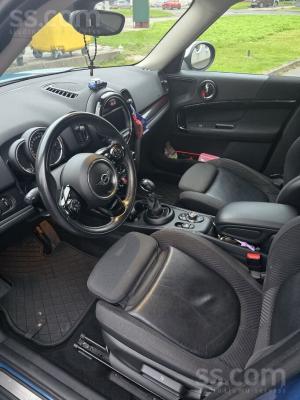 Blue MINI Countryman 2018 in Riga, with an engine capacity of 1.50 L and mileage of 125 thousand km for 16900 €, photo 8 on AUTOMOTO.COM.LV