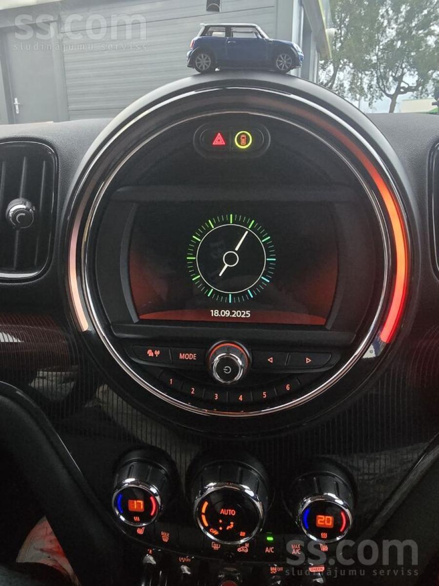 Blue MINI Countryman 2018 in Riga, with an engine capacity of 1.50 L and mileage of 125 thousand km for 16900 €, photo 13 on AUTOMOTO.COM.LV
