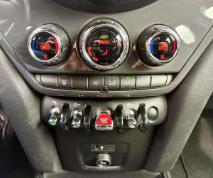 Blue MINI Countryman 2018 in Panevezys, with an engine capacity of 2.00 L and mileage of 81 thousand km for 12500 €, photo 17 on AUTOMOTO.COM.LV