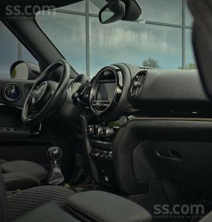 Blue MINI Countryman 2019 in Telschi, with an engine capacity of 2.00 L and mileage of 218 thousand km for 12299 €, photo 13 on AUTOMOTO.COM.LV