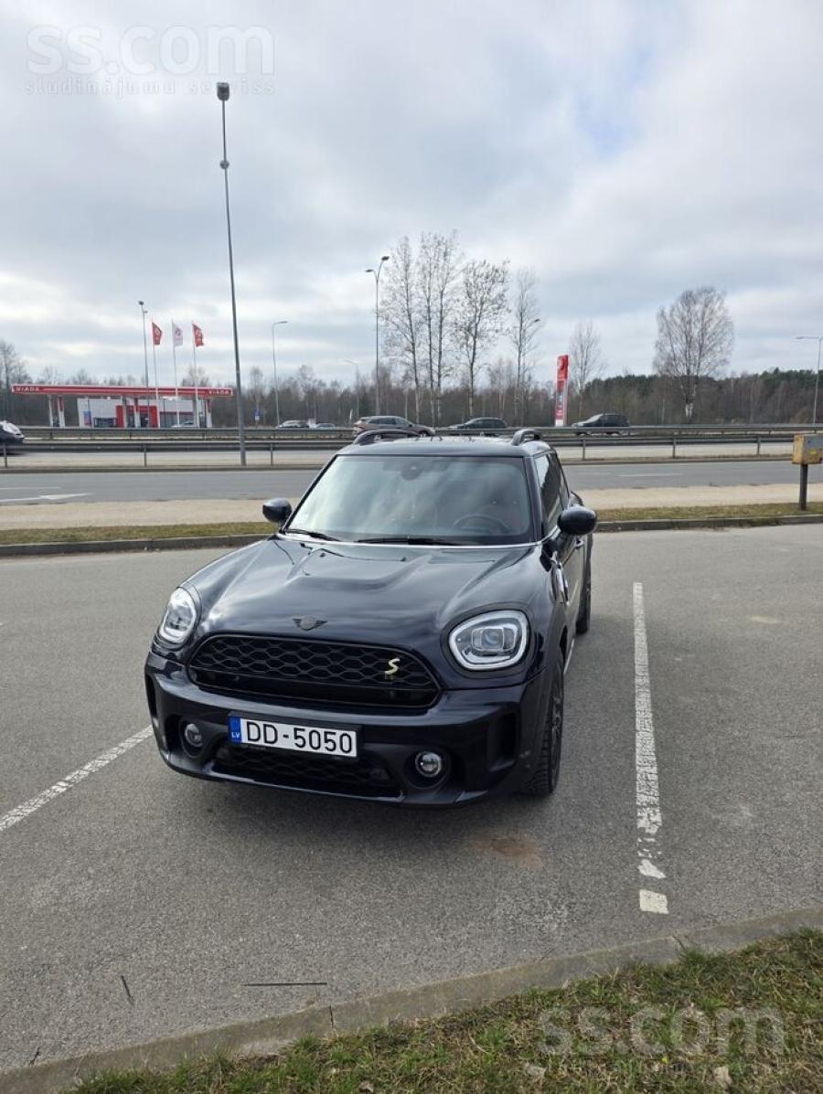 Blue MINI Countryman 2022 in Ogre, with an engine capacity of 1.50 L and mileage of 34 thousand km for 29200 €, photo 2 on AUTOMOTO.COM.LV