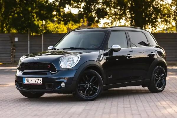 Blue MINI Countryman 2012 in Jelgava, with an engine capacity of 2.00 L and mileage of 213 thousand km for 9500 €, photo 1 on AUTOMOTO.COM.LV