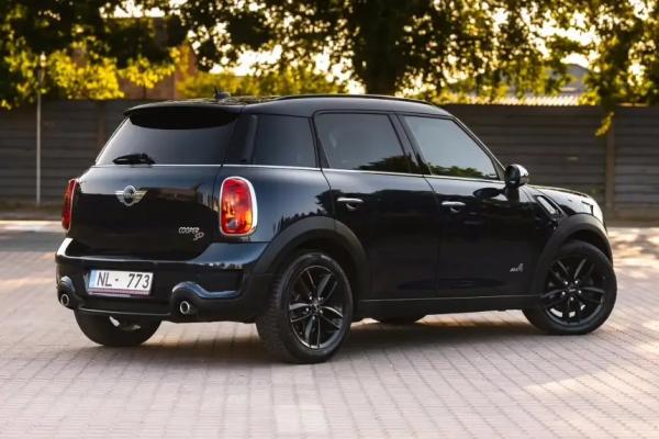 Blue MINI Countryman 2012 in Jelgava, with an engine capacity of 2.00 L and mileage of 213 thousand km for 9500 €, photo 5 on AUTOMOTO.COM.LV