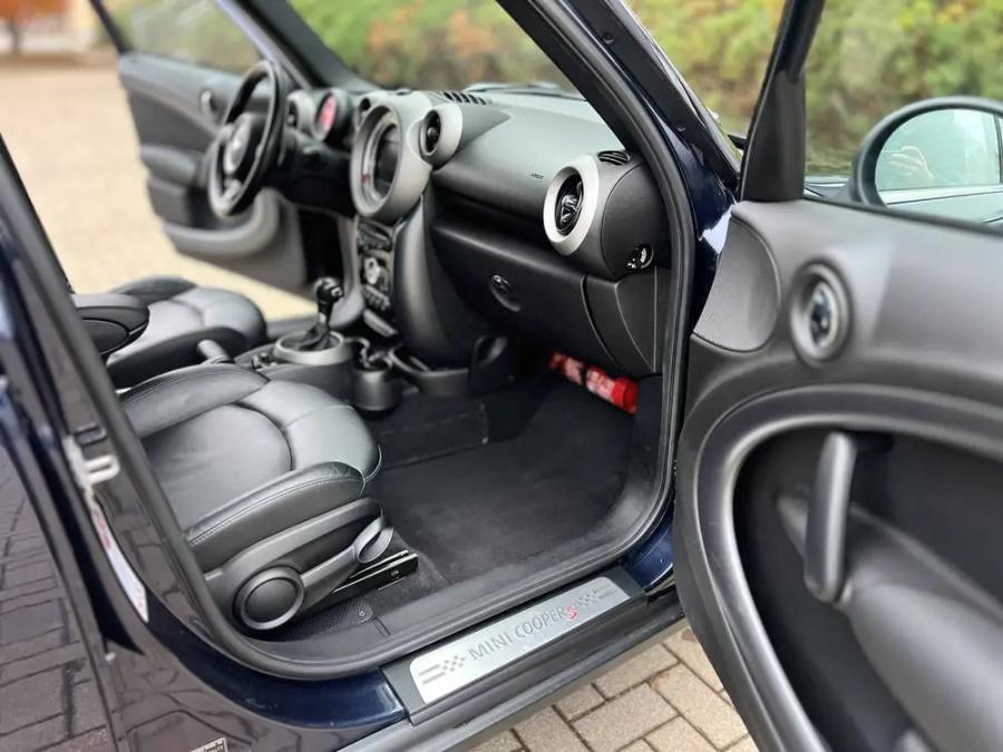 Blue MINI Countryman 2012 in Riga, with an engine capacity of 2.00 L and mileage of 221 thousand km for 7450 €, photo 16 on AUTOMOTO.COM.LV