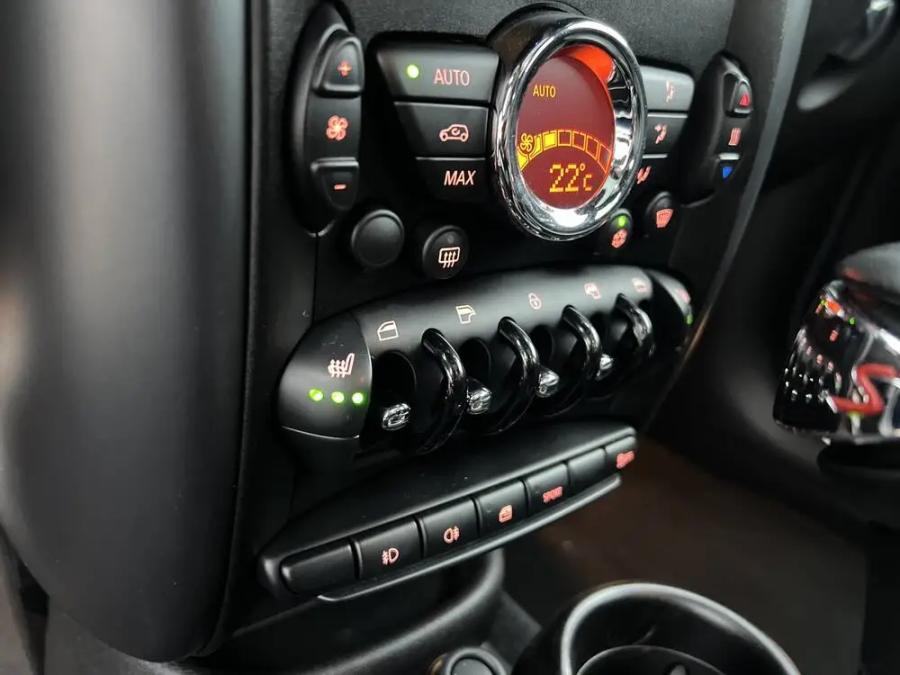 Blue MINI Countryman 2012 in Riga, with an engine capacity of 2.00 L and mileage of 221 thousand km for 7450 €, photo 26 on AUTOMOTO.COM.LV