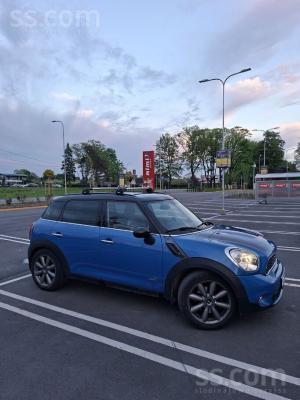 Blue MINI Countryman 2013 in Riga, with an engine capacity of 1.60 L and mileage of 245 thousand km for 6550 €, photo 4 on AUTOMOTO.COM.LV