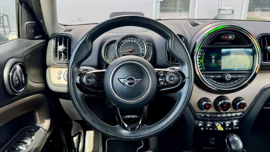 Blue MINI Countryman 2018 in Vilnius, with an engine capacity of 1.50 L and mileage of 169 thousand km for 14990 €, photo 25 on AUTOMOTO.COM.LV