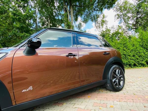 Brown MINI Countryman 2013 in Riga, with an engine capacity of 2.00 L and mileage of 220 thousand km for 9950 €, photo 2 on AUTOMOTO.COM.LV
