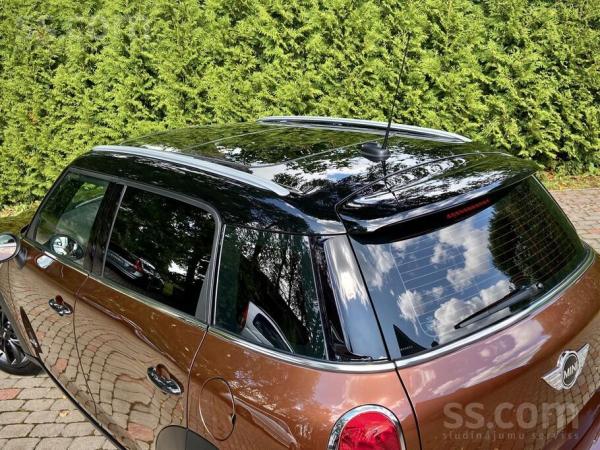 Brown MINI Countryman 2013 in Riga, with an engine capacity of 2.00 L and mileage of 220 thousand km for 9950 €, photo 4 on AUTOMOTO.COM.LV