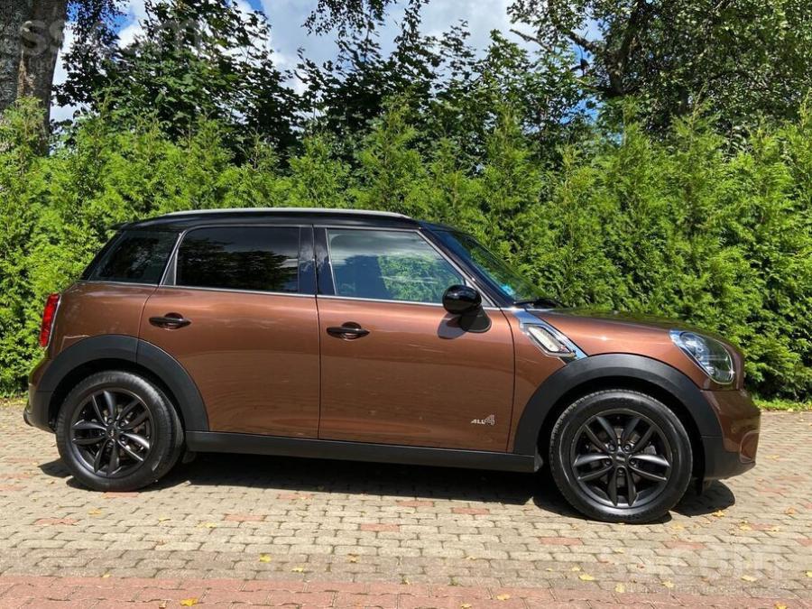 Brown MINI Countryman 2013 in Riga, with an engine capacity of 2.00 L and mileage of 220 thousand km for 9950 €, photo 12 on AUTOMOTO.COM.LV
