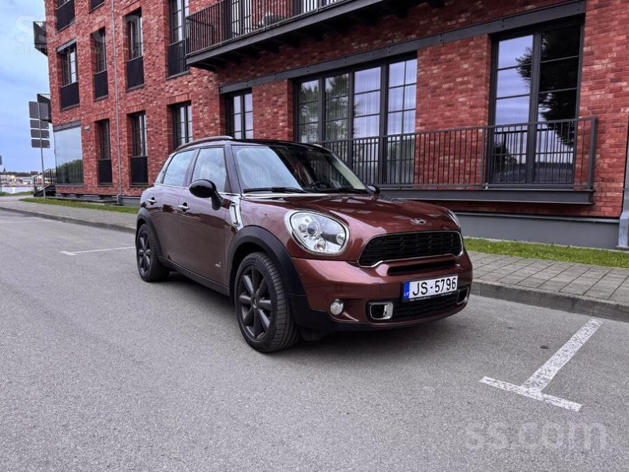 Brown MINI Countryman 2013 in Riga, with an engine capacity of 2.00 L and mileage of 121 thousand km for 9350 €, photo 1 on AUTOMOTO.COM.LV