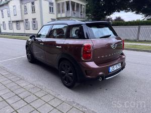 Brown MINI Countryman 2013 in Riga, with an engine capacity of 2.00 L and mileage of 121 thousand km for 9350 €, photo 5 on AUTOMOTO.COM.LV