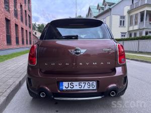 Brown MINI Countryman 2013 in Riga, with an engine capacity of 2.00 L and mileage of 121 thousand km for 9350 €, photo 6 on AUTOMOTO.COM.LV