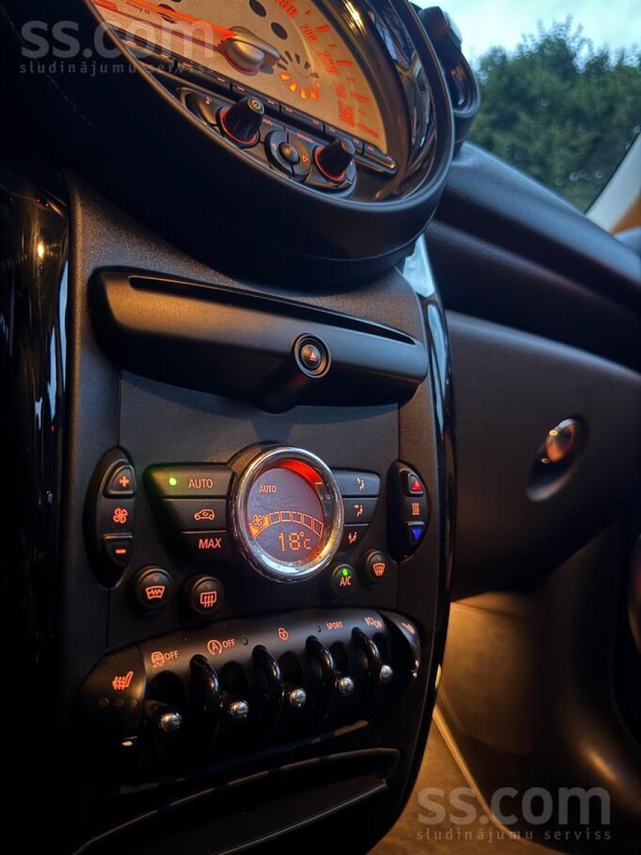 Brown MINI Countryman 2013 in Riga, with an engine capacity of 2.00 L and mileage of 121 thousand km for 9350 €, photo 14 on AUTOMOTO.COM.LV