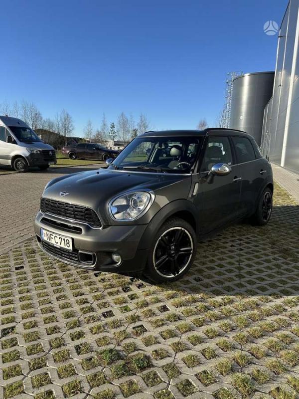Brown MINI Countryman 2014 in Vilnius, with an engine capacity of 2.00 L and mileage of 263 thousand km for 6800 €, photo 1 on AUTOMOTO.COM.LV