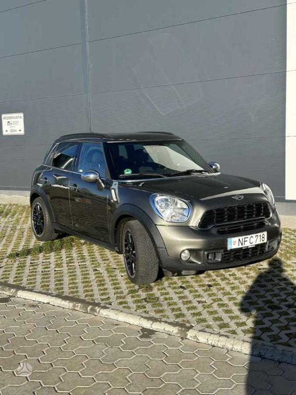 Brown MINI Countryman 2014 in Vilnius, with an engine capacity of 2.00 L and mileage of 263 thousand km for 6800 €, photo 5 on AUTOMOTO.COM.LV