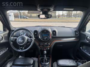 Brūns MINI Countryman 2017 Rīga, ar dzinēja tilpumu 2.00 L un nobraukumu 187 tūkst. km par 12500 €, foto 12 vietnē AUTOMOTO.COM.LV