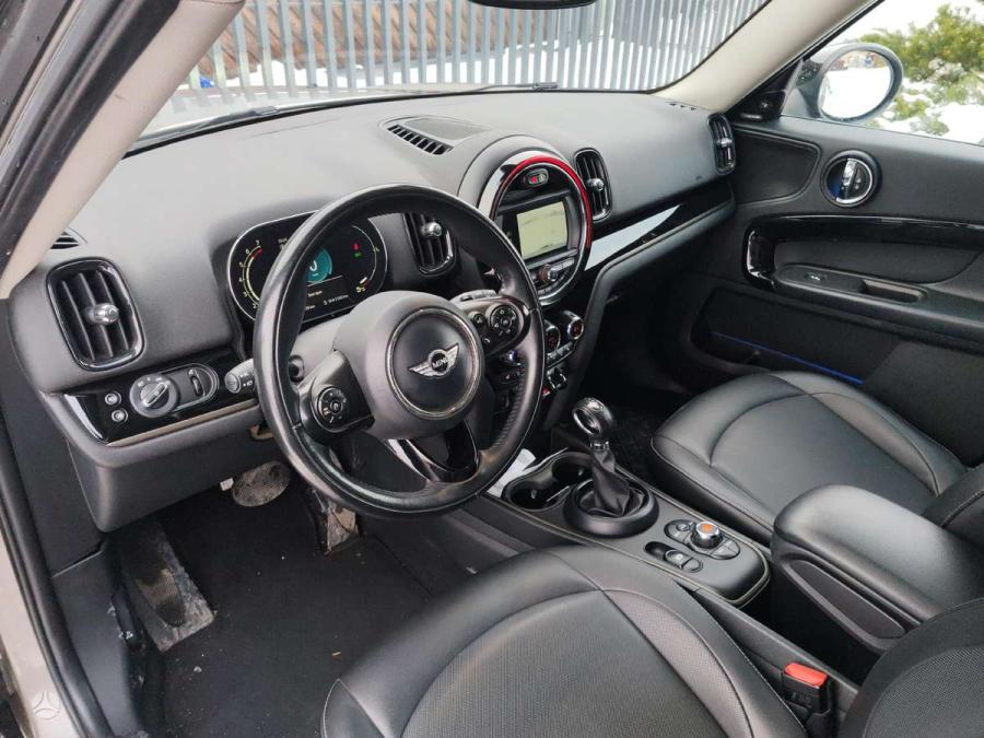 Brown MINI Countryman 2019 in Kaunas, with an engine capacity of 1.50 L and mileage of 82 thousand km for 14999 €, photo 10 on AUTOMOTO.COM.LV