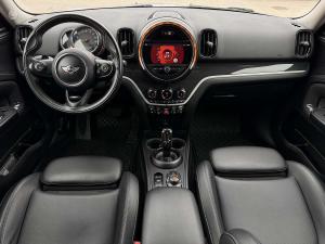 Brown MINI Countryman 2020 in Vilnius, with an engine capacity of 2.00 L and mileage of 84 thousand km for 19490 €, photo 3 on AUTOMOTO.COM.LV