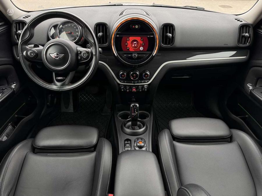 Brown MINI Countryman 2020 in Vilnius, with an engine capacity of 2.00 L and mileage of 84 thousand km for 19490 €, photo 3 on AUTOMOTO.COM.LV